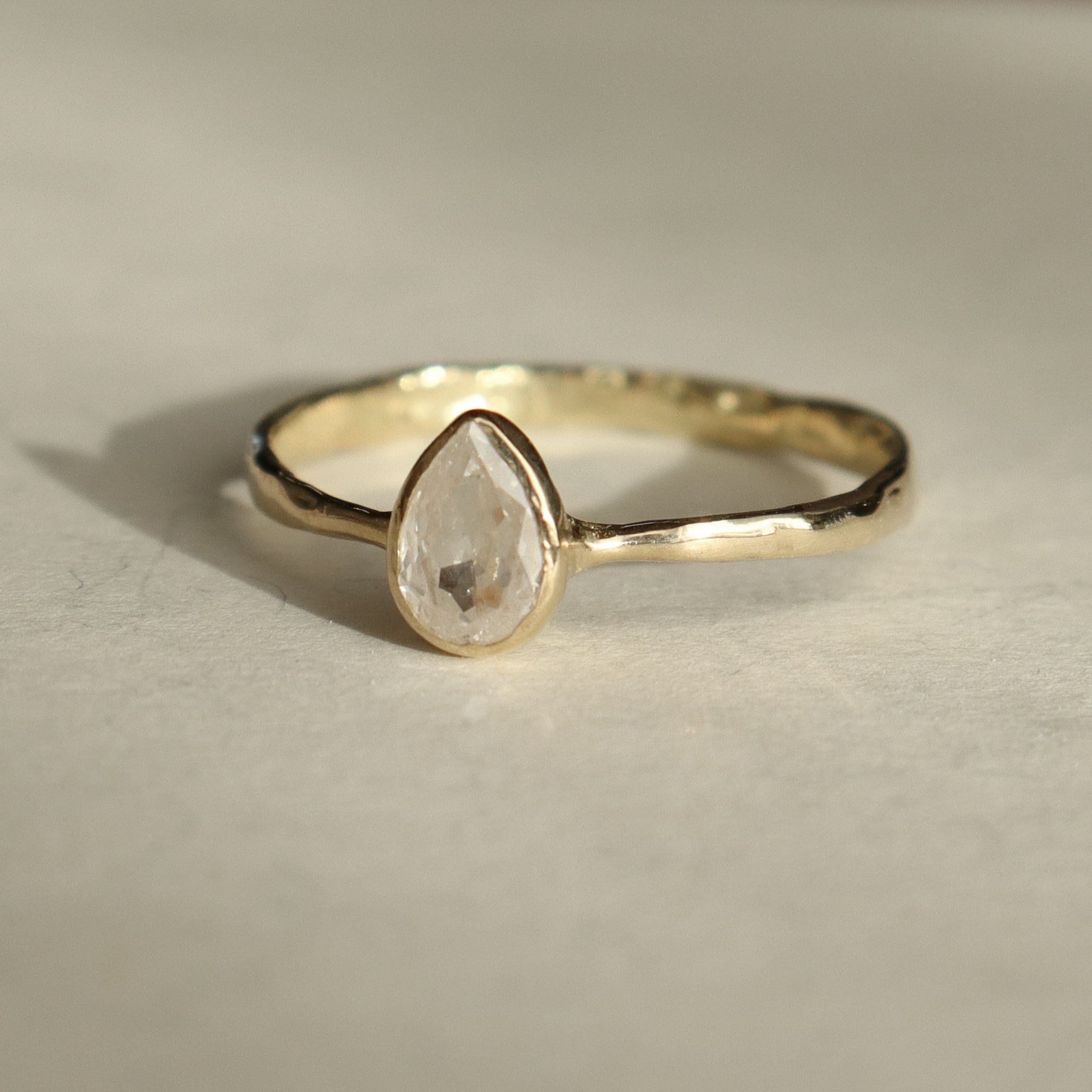 Eleni Solitaire | Icy Diamond, 18k Gold – From Isla