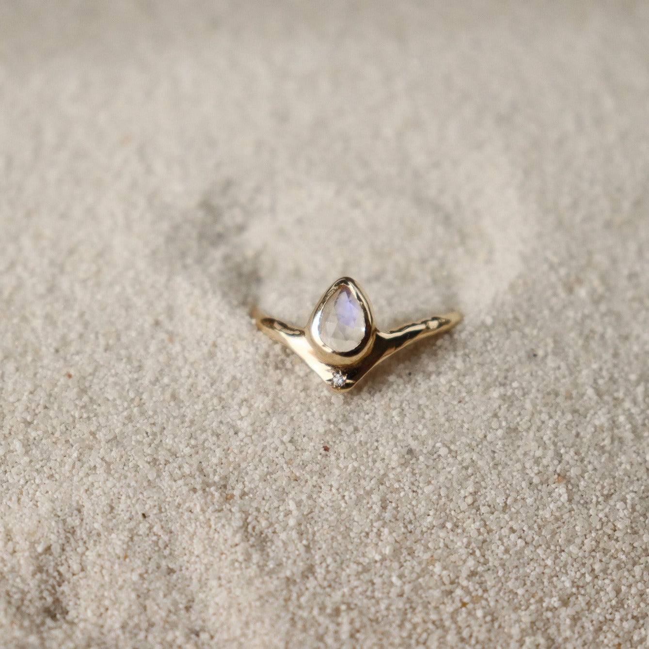 The Reign of Light Ring | Moonstone, Diamond, 14k Gold – From Isla
